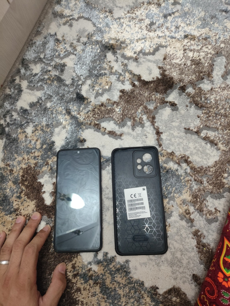 Redmi note 12 karobka dakkument yoq lk hali yangi