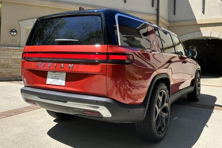 Rivian R1S,  Red Canyon Cars