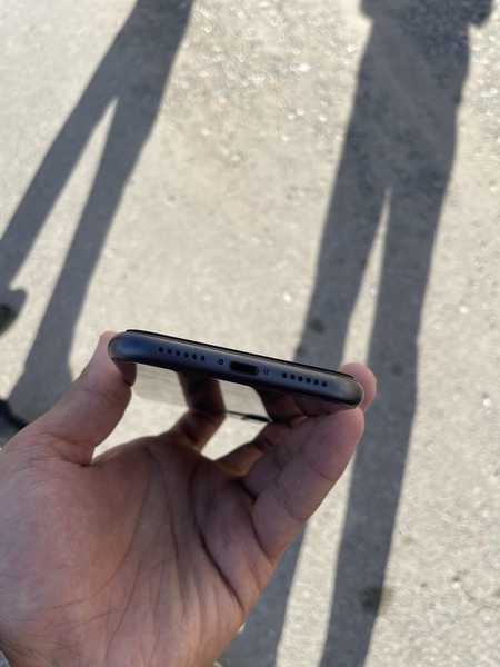 Iphone 11 xolati idial 64 xotira