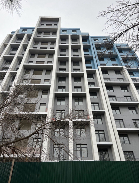 Продаю свою 1,5 комнатную с большим балконом
