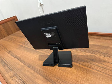 Монитор 19 LG Срочно