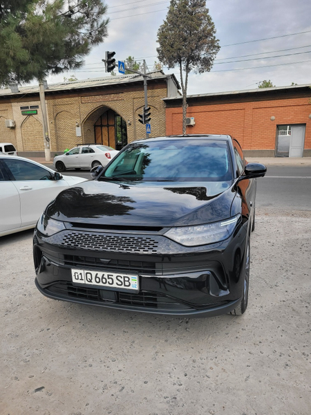 Продаю автомобиль LEAPMOTOR C11 Гибрид