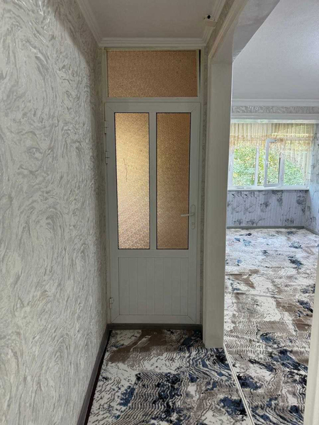 Срочно продаётся 2х комнатная квартира Азиз базар 2- этаж