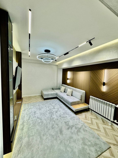 Продается квартира Центр 2/6 балкон 57кв.м.