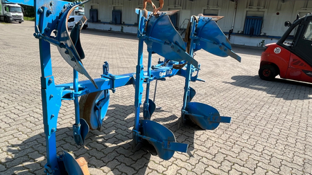 Lemken Opal 110 Belarus, Case Puma,Claas Arian, John Deere tortadi
