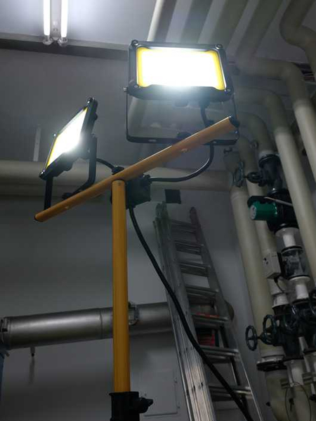 Скидка !!! Прожектор двойной на штативе Brennenstuhl JARO 6050, 2*30W