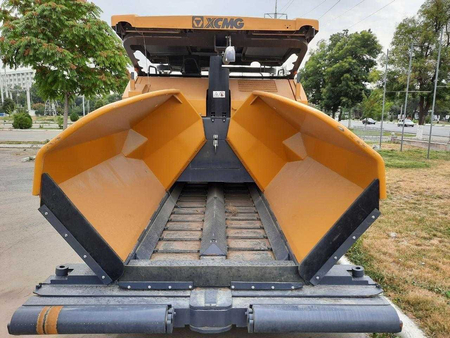 Асфальтоукладчик XCMG  RP953, шир. 9 м. гусеничный (Готовый на складе)