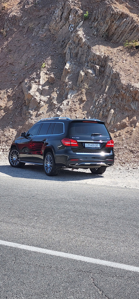 Mercedes Benz GLS 400 sotiladi