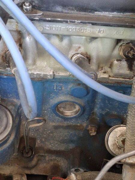 Vaz 2106 srochna sotiladi. Metan gazi bor. Holati yaxshi. Audio system
