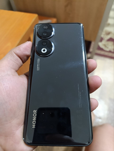 Honor 90 12/512.