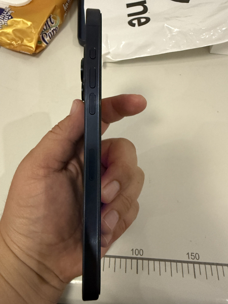 Iphone 15 pro max 512 bataryeka 93%