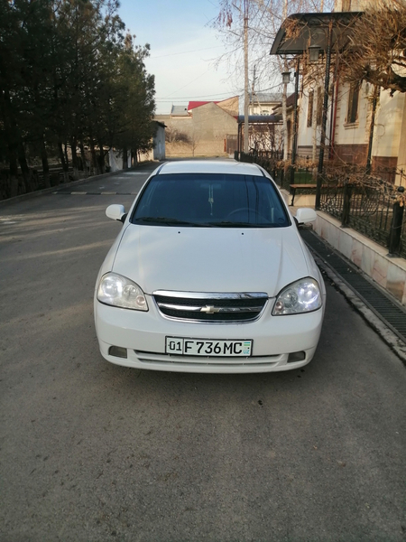Lasetti 2009sotiladi boshiga 3000berilsa 300x20