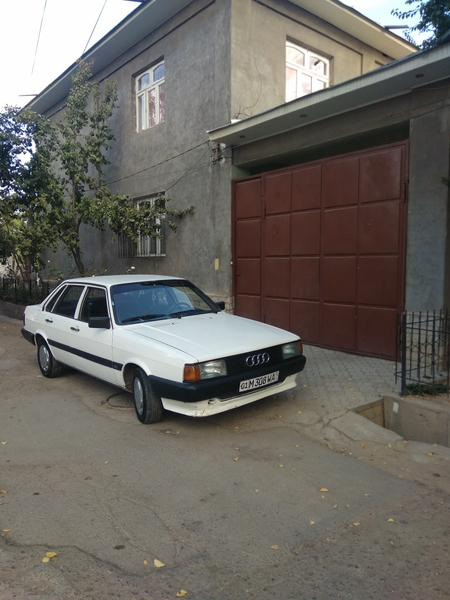 Audi 80 1985 yil benzin