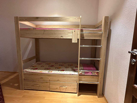 Продается срочно двухъярусная кровать.