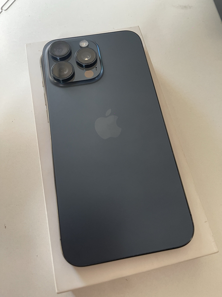 Phone 15 pro sotiladi 98 emkost 236 sikl