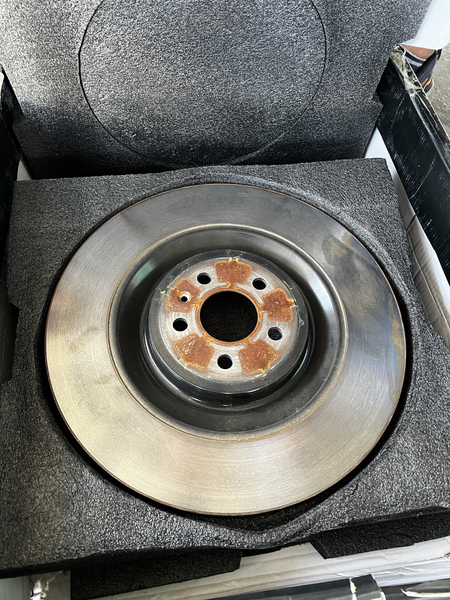 Zeekr 001 тормозная система brembo