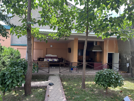 Dacha sotiladi atrofi uralgan juda tinch joyda tekis joy