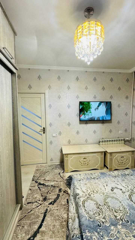 Чиланзар  район!  Новза  .2/4/5.  кирпич   77 серия,   65 m²