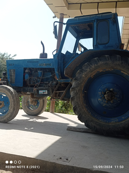 Belarus 80traktor sotiladi xolati yaxshi