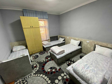 Talabalar uchun Hostel arzon va toza.