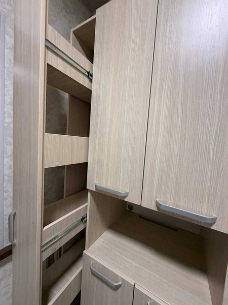 Mebel kuhunniy sotiladi