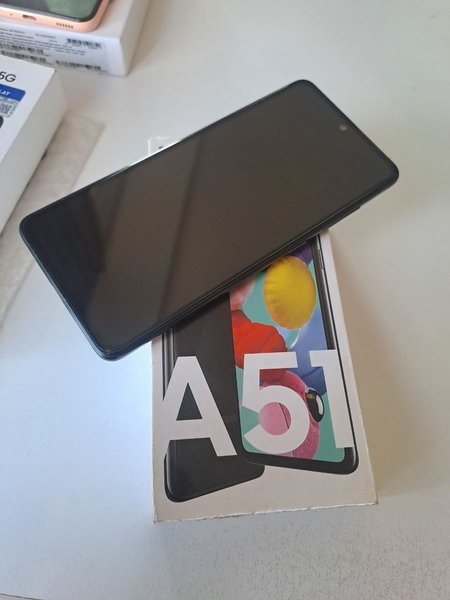 Galaxy a51 sotiladi 128/6 holat alo