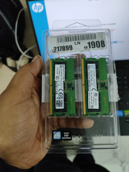 Продам  дёшево Samsung DDR5 8GB+8GB=16GB 5600HZ