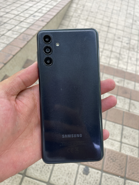 Samsung a04s 4/64 qora rang yaxshi br qol srochna sotilvoti