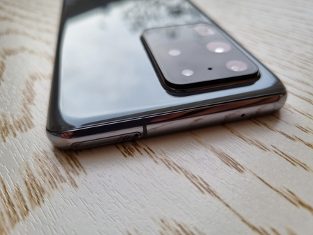 Samsung Galaxy S20 Ultra 5G. Snapdragon 865. OzU 12/256 GB. Garantya !