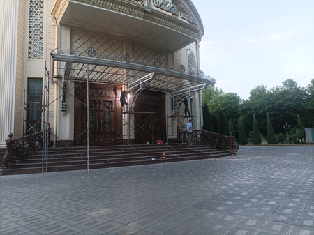 Darvoza reshotka va. Perila ranglab beramiz