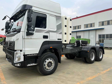 Тягач  HOWO V7   6×4  (газ 8*150)