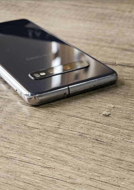 Samsung galaxy s10 radnoy