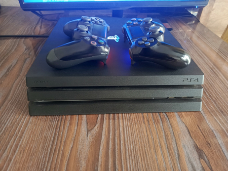 Playstation 4 PRO 1TB 4K UHD +18игры