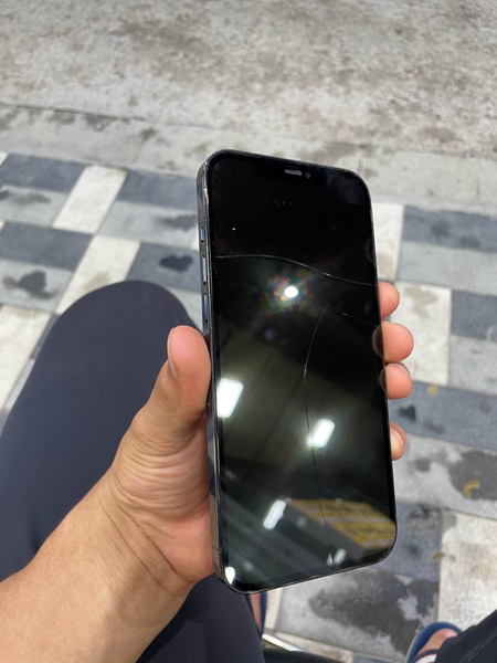 Iphone 12 pro max sotiladi