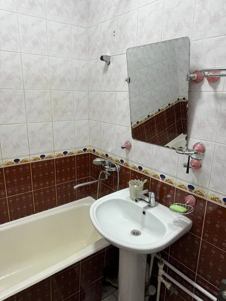 Продаётся 3-х квартира Чиланзар 3кв 67² не торец