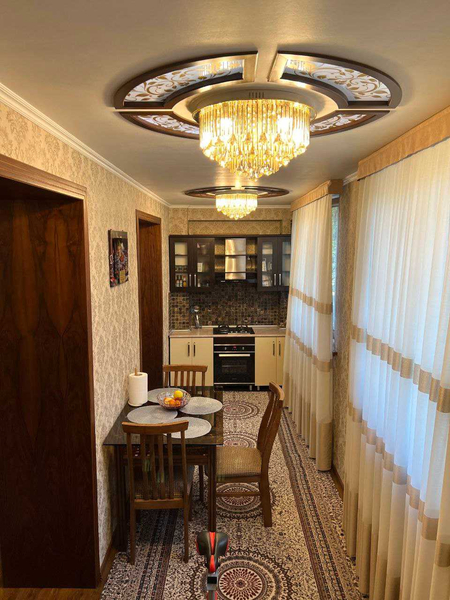 V715 Абай Карзинкаи 3/1/4  72м2 Балкон: 2х6 Евро ремонт