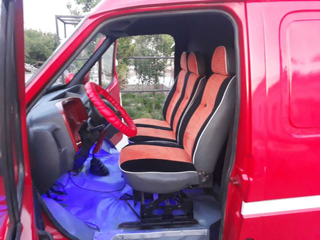 Ford guruzavoy sotiladi 1995  -yil ishlab chiqarilgan