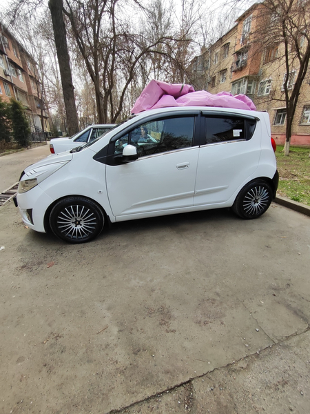 Шевролет спарк белый