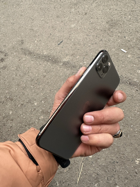 İphone 11 ProMax 256 gb 74 yom Radnoy