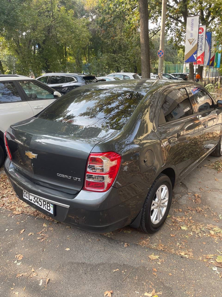 Chevrolet Cobalt , мокрый асфальт , автомат , 2022 год