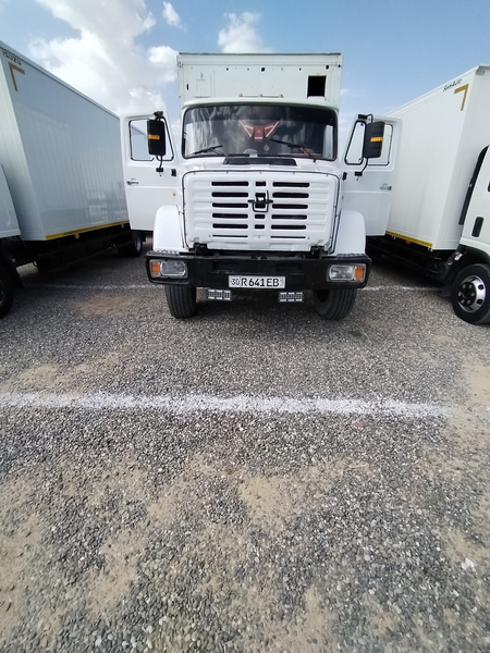 Zil bichok hamma narsasiga garyata