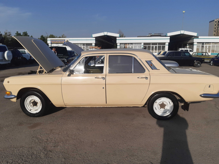 Газ 2401 сотилади