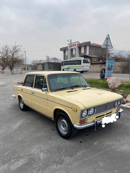 VAZ2103 ideal holatda