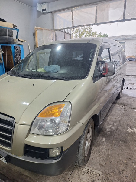 Продам Hyundai H-1 Starex