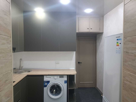 Продаётся квартиры 1/4/4 на Юнусабадском районе (J2285)