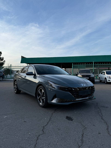 Hunday elantra  2 litir ful