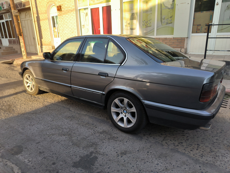 Bmw e34 в хорошем состоянии.