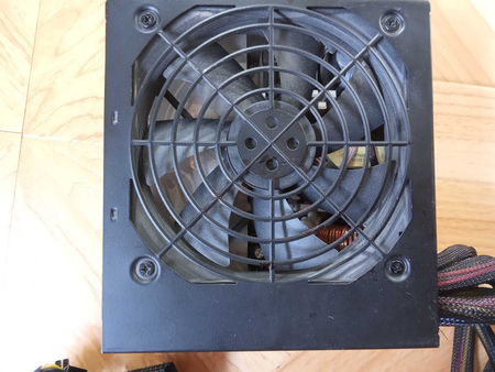 Блока питания Cooler Master 700W сам работает но плату не запускает