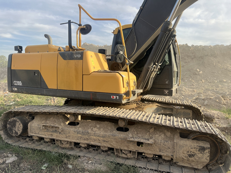 Продаетчя гусеничный экскаватор VOLVO EC220Dl