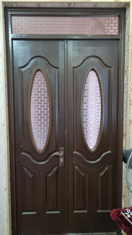 Продается дверь деревянная б/у.